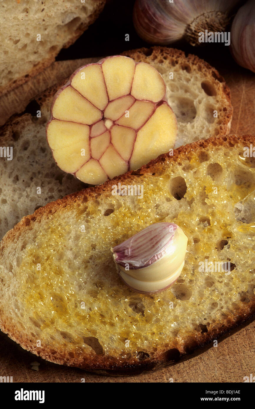 Shows paper skin of clove hi-res stock photography and images - Alamy