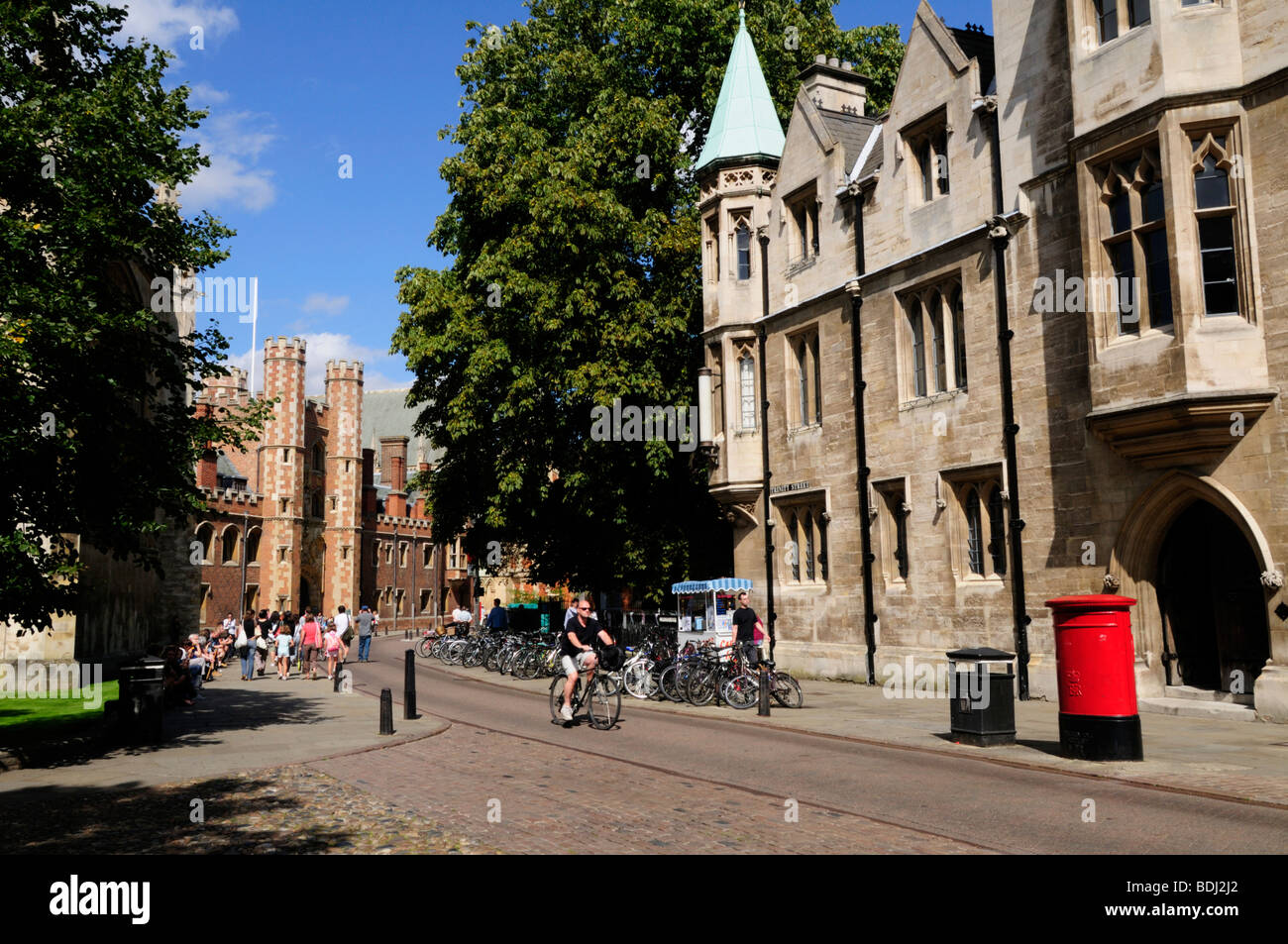 Trinity street cambridge uk hi-res stock photography and images - Alamy