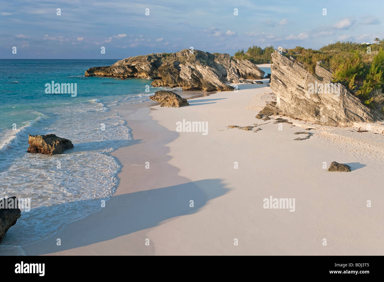 Beach bermuda southampton beaches hi-res stock photography and images ...