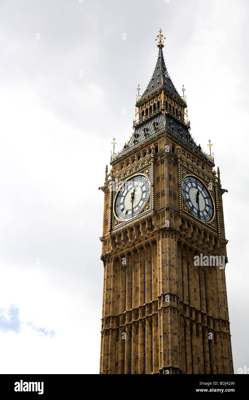 Gold clock face of big ben hi-res stock photography and images - Alamy