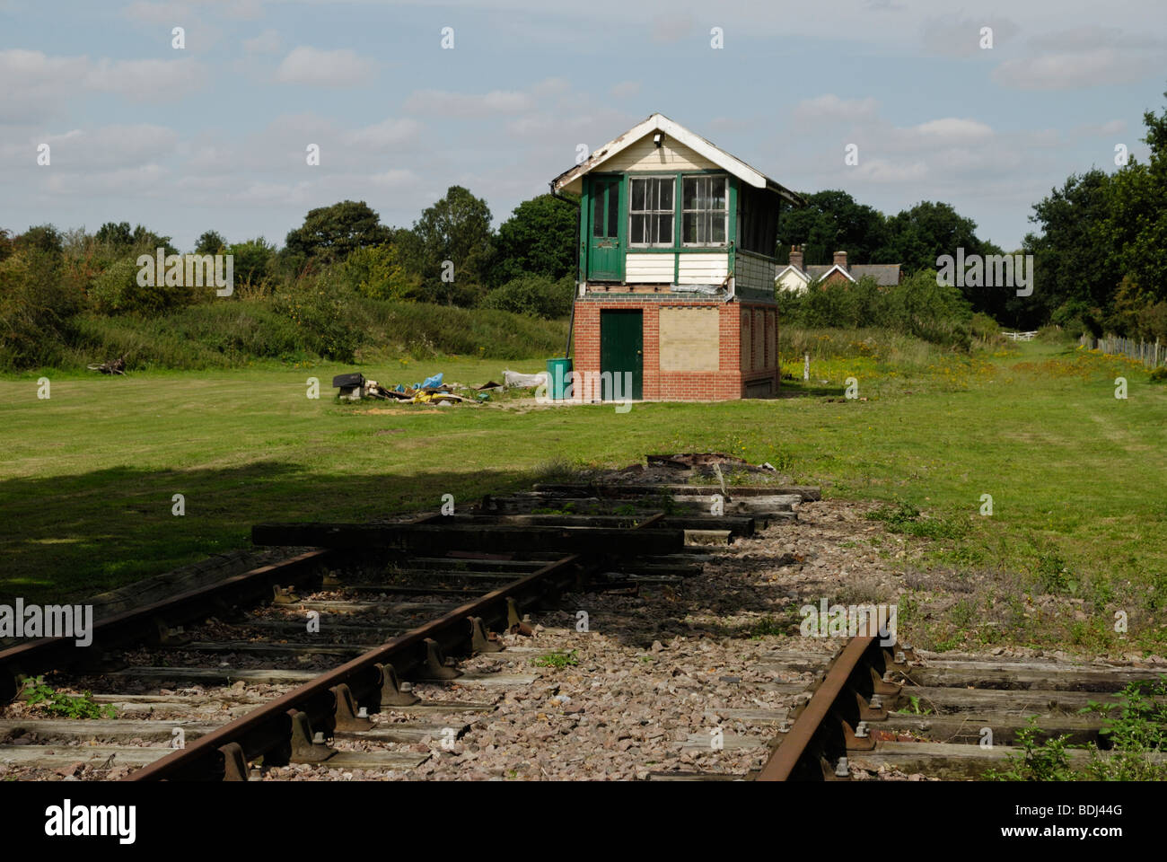 Disused railway signal hi-res stock photography and images - Alamy