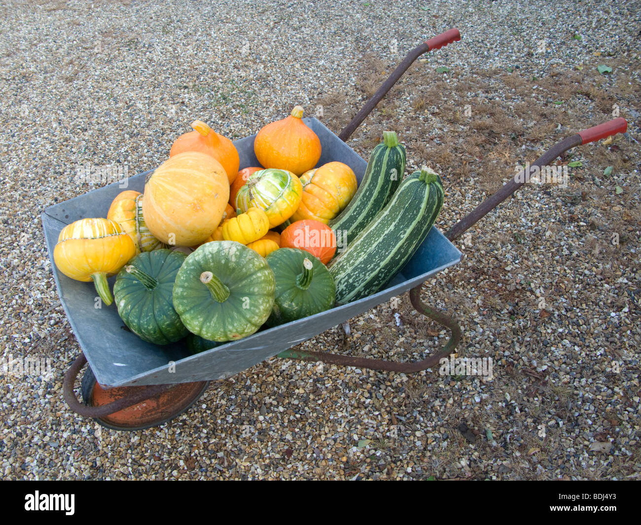 Fruit and veg barrow hi-res stock photography and images - Alamy