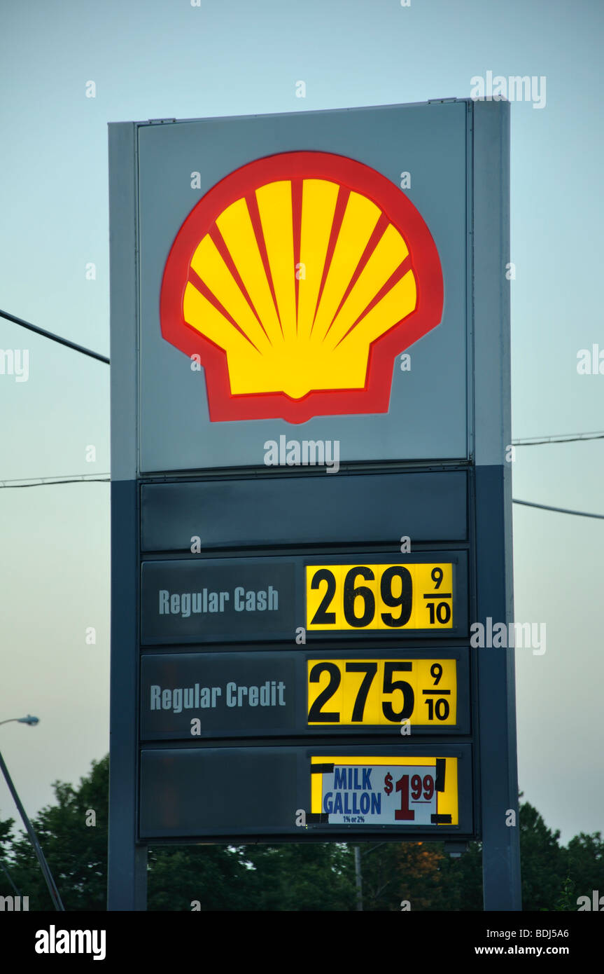 Us gas station hi-res stock photography and images - Alamy