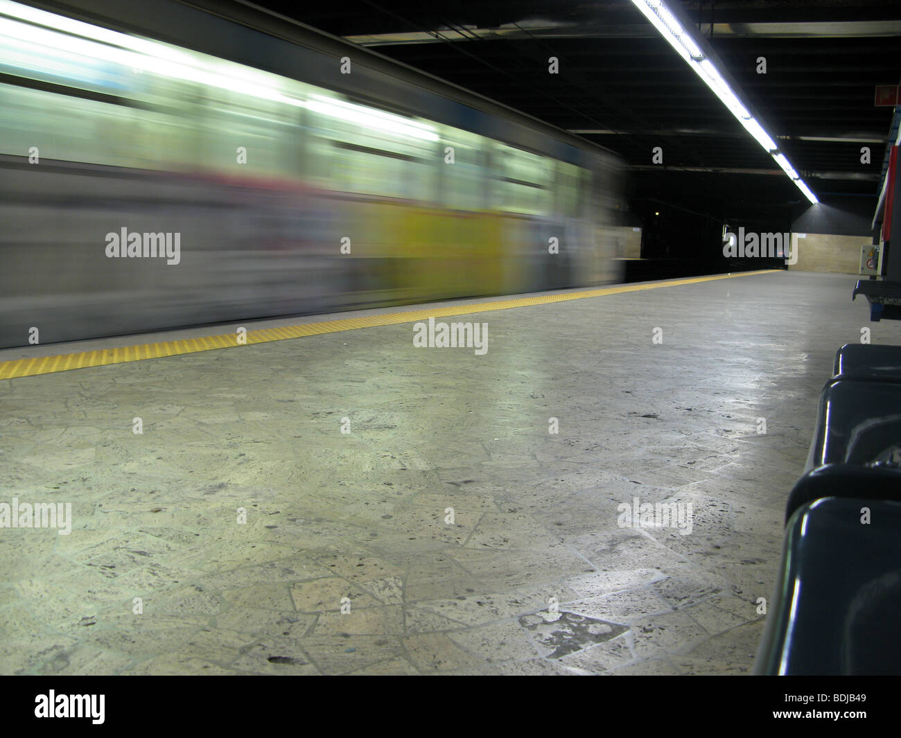 underground metro train station in rome italy Stock Photo - Alamy