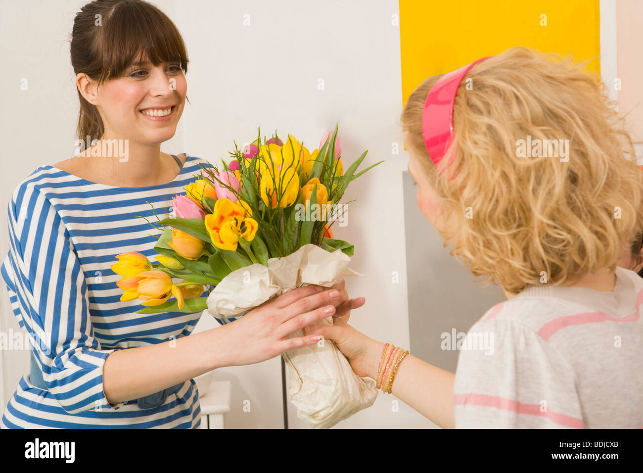 Home welcoming guests flower hi-res stock photography and images - Alamy
