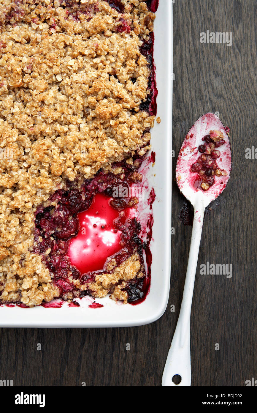 Berry crumble top view hi-res stock photography and images - Alamy