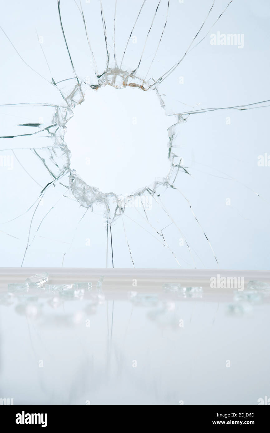 Shattered glass hi-res stock photography and images - Alamy