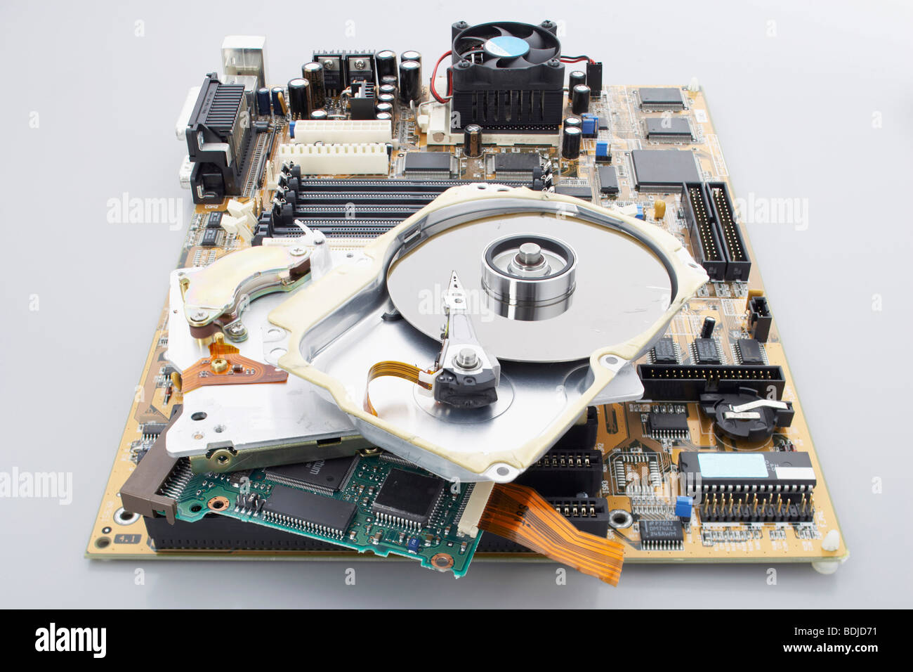 Junk computer parts hi-res stock photography and images - Alamy