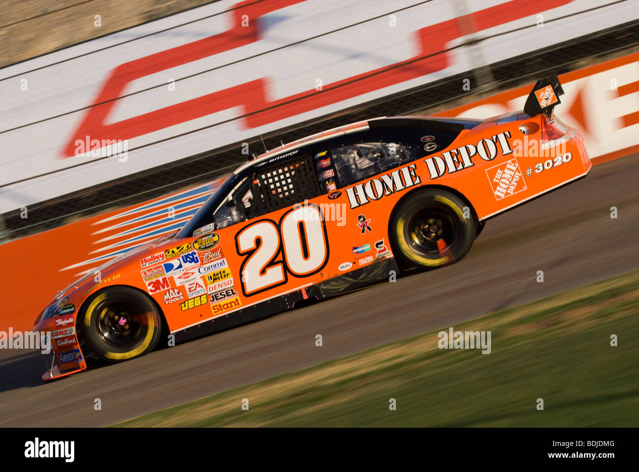 20 car tony stewart nascar hi-res stock photography and images - Alamy