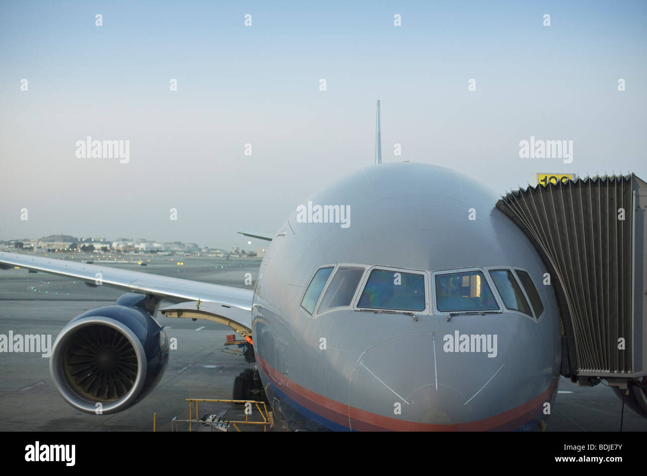 Boeing 777 and Boarding Bridge, San Francisco International Airport ...