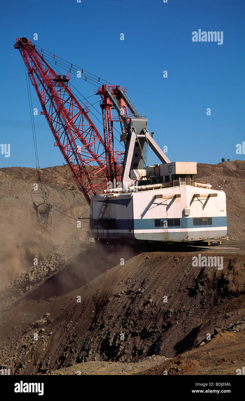 Remove overburden hi-res stock photography and images - Alamy