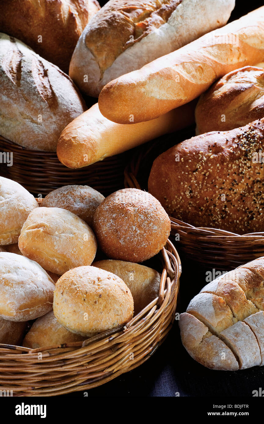 Baskets of breads hi-res stock photography and images - Alamy
