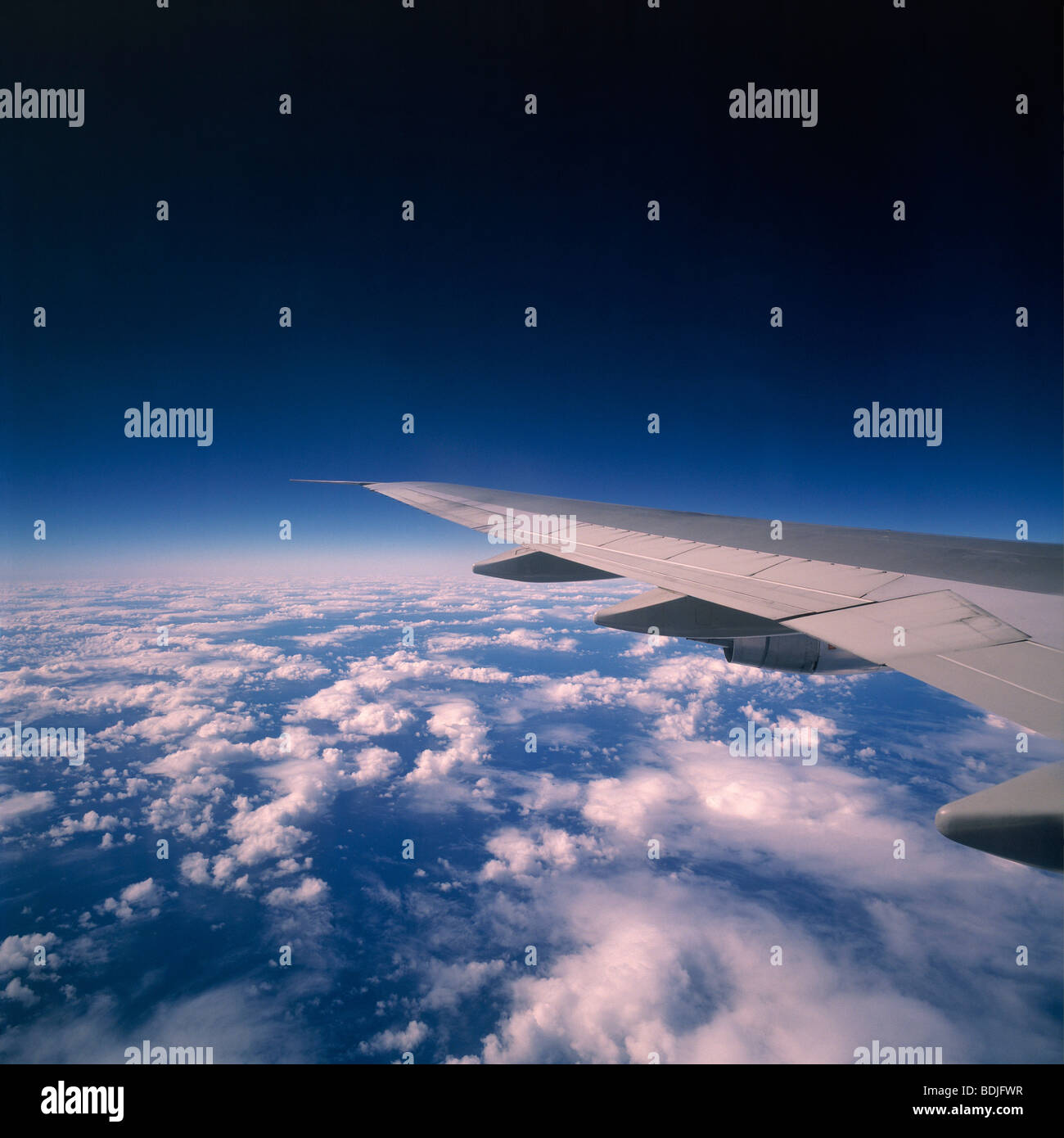 Image of jet wing in flight hi-res stock photography and images - Alamy