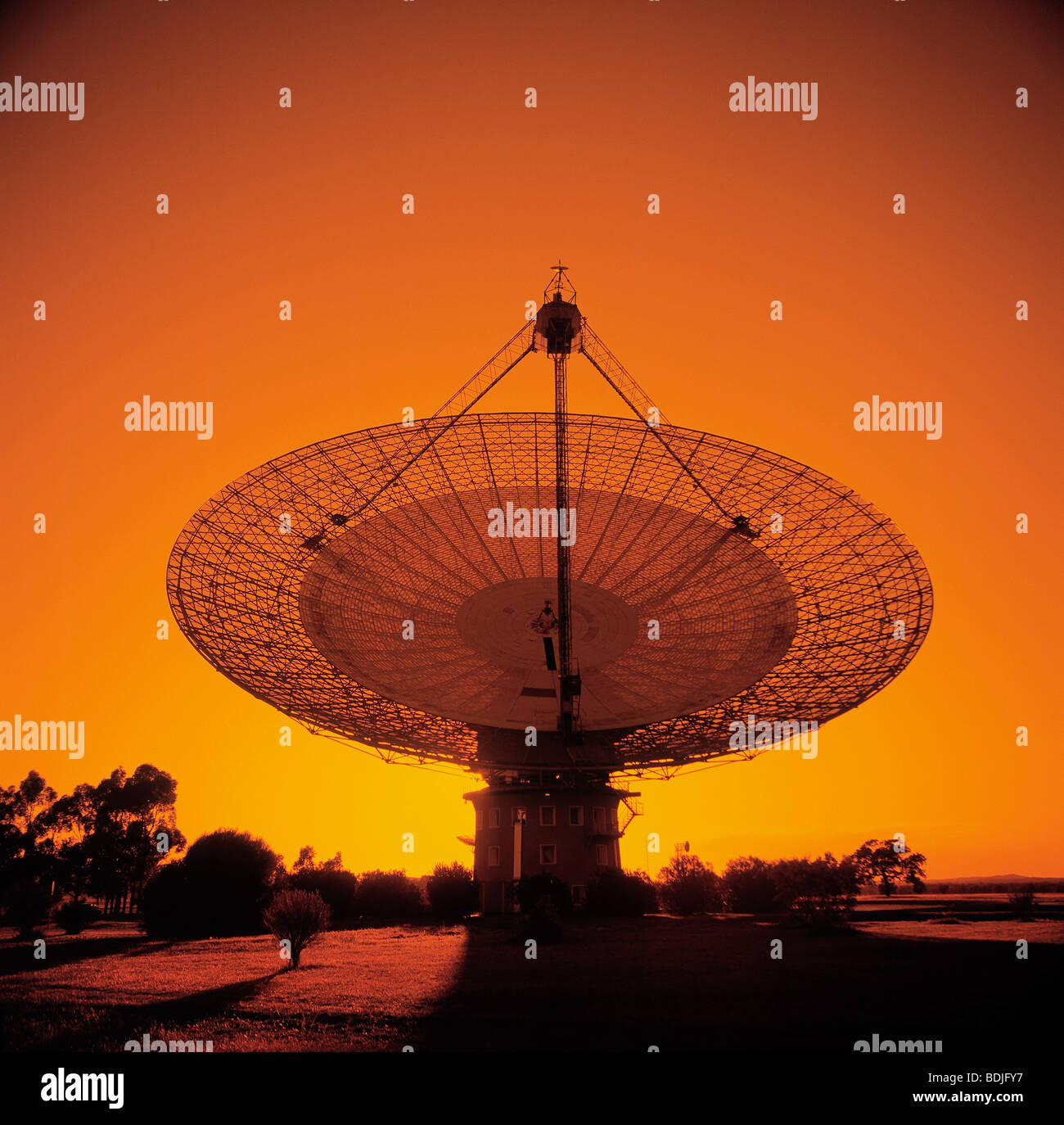 Radio Telescope, Satellite Receiving Dish, Sunset Silhouette Stock ...
