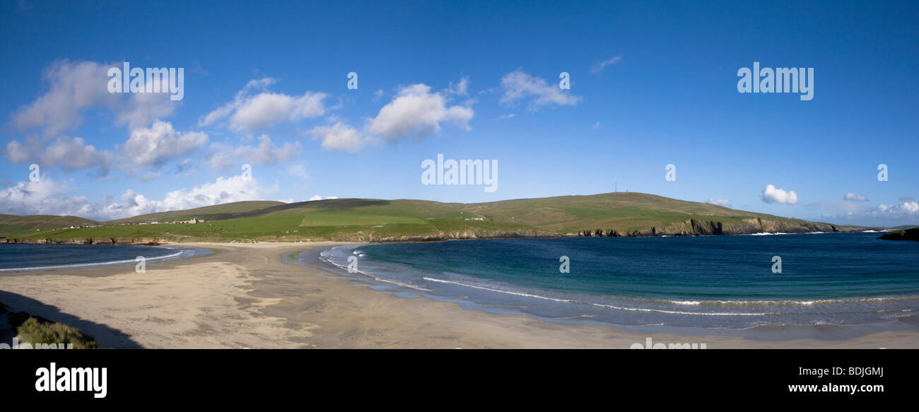 Panorama of Tombolo at St Ninians Isle on west coast of Shetland Stock ...