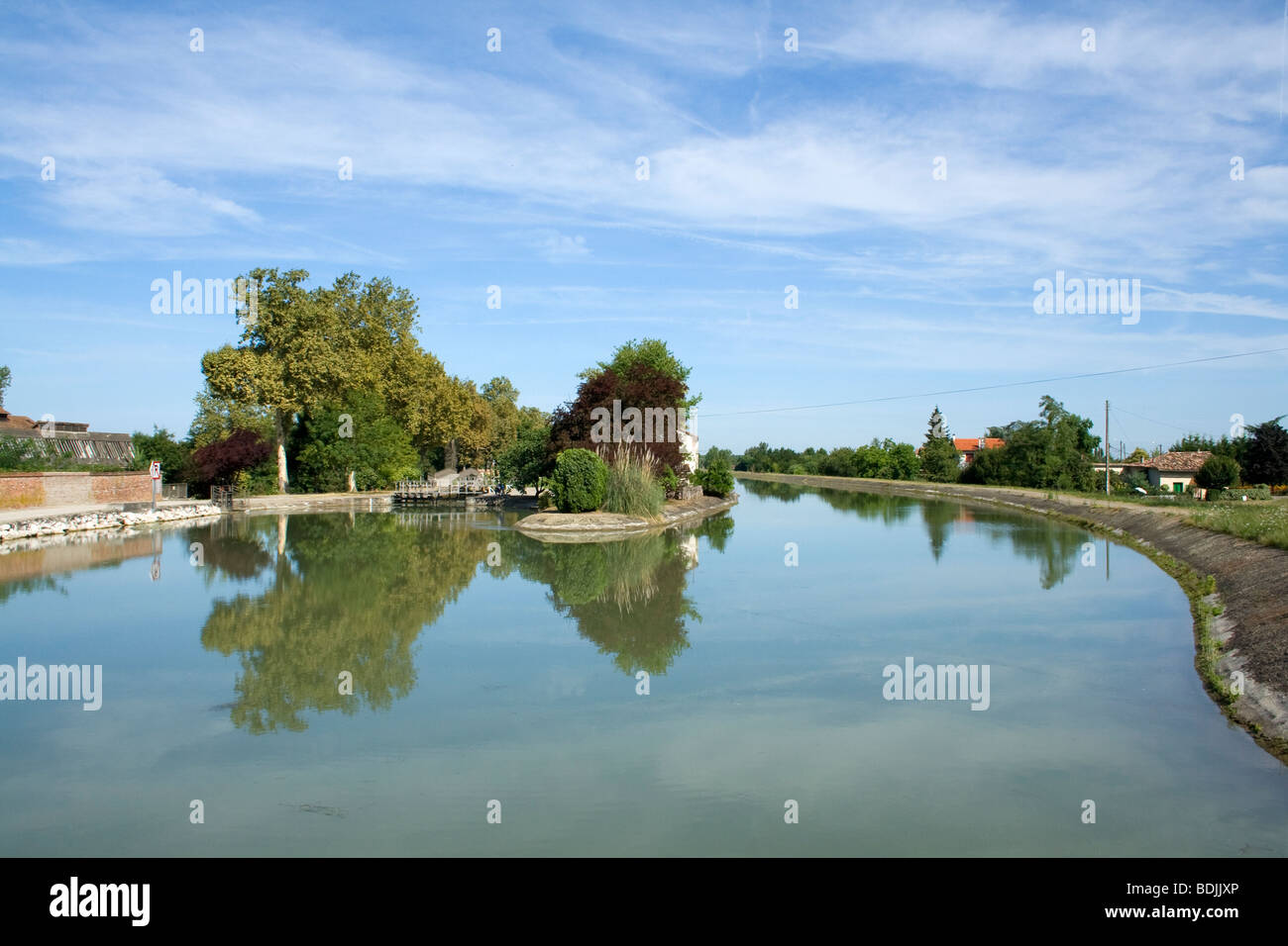 Montech water slope hi-res stock photography and images - Alamy