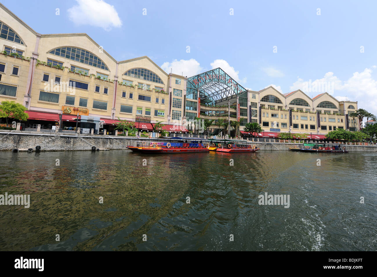 Riverside Point shopping complex, Clarke Quay, Singapore River ...
