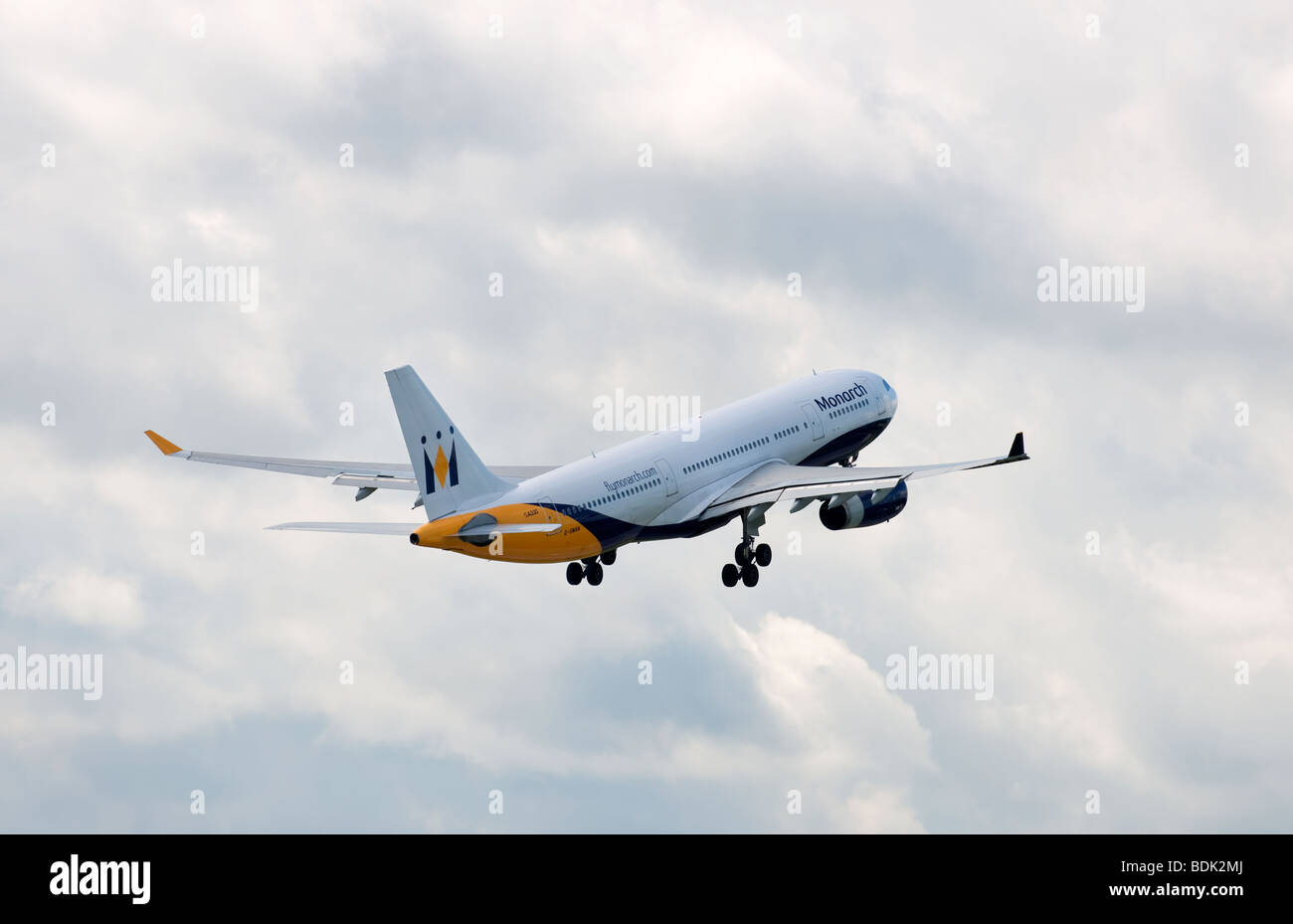 British airways airbus a330 hi-res stock photography and images - Alamy