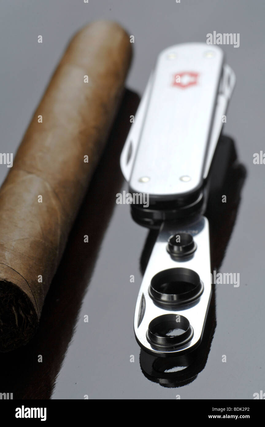 Cigar cutter hi-res stock photography and images - Alamy