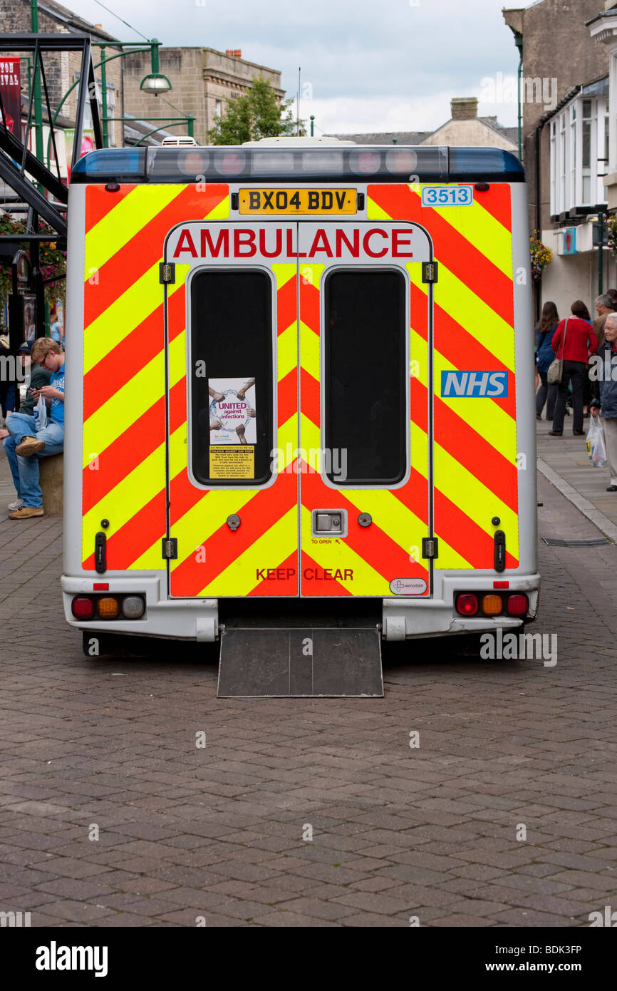 Ambulance uk hi-res stock photography and images - Alamy