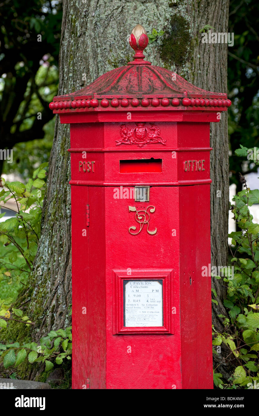 Victorian post box in Buxton, Derbyshire Stock Photo - Alamy