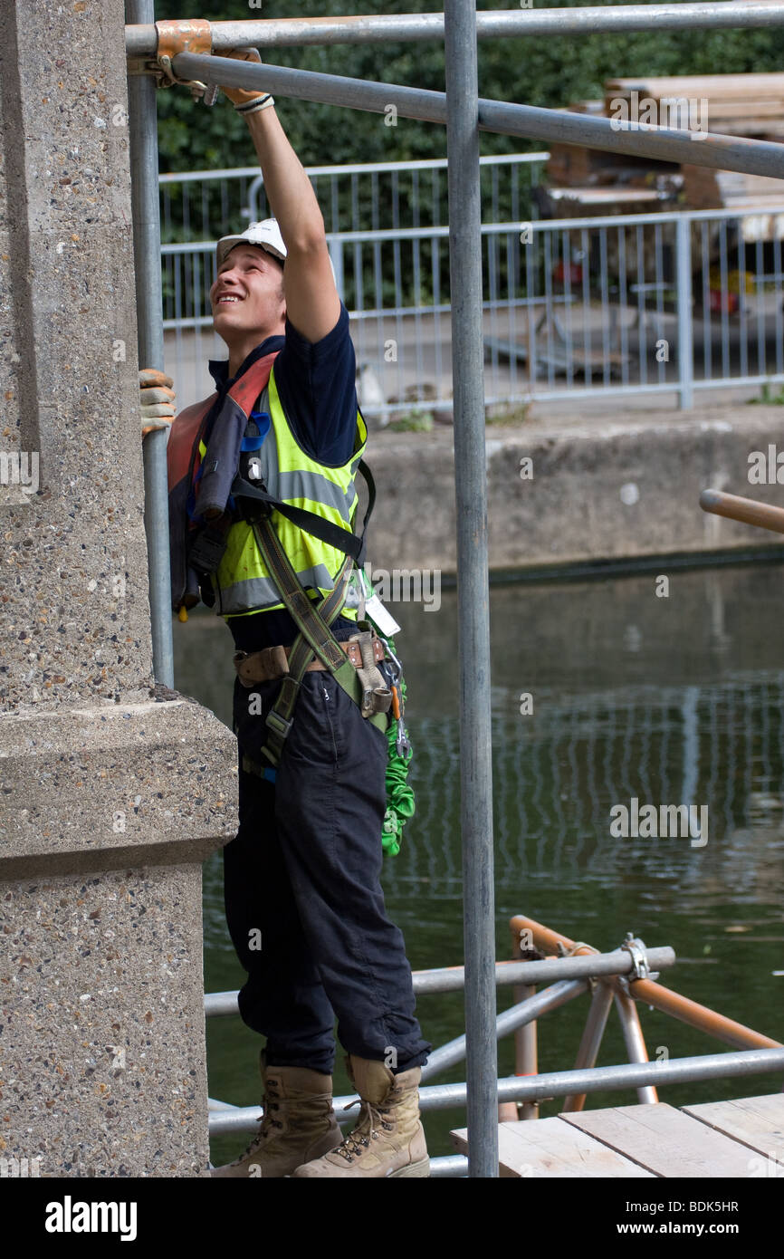 Scaffolder Scaffolding Scaffold High Resolution Stock Photography and ...