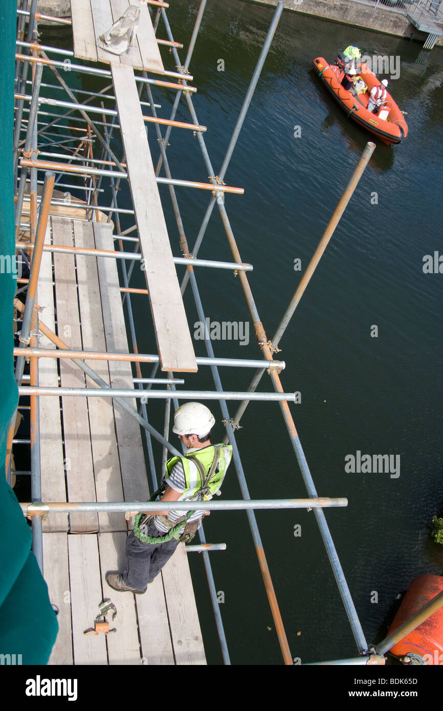 building scaffold scaffolding site construction rig workers Stock Photo ...