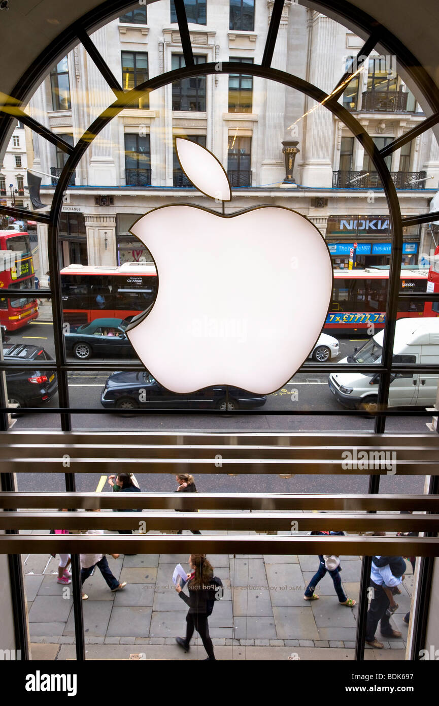 Apple store london hi-res stock photography and images - Alamy