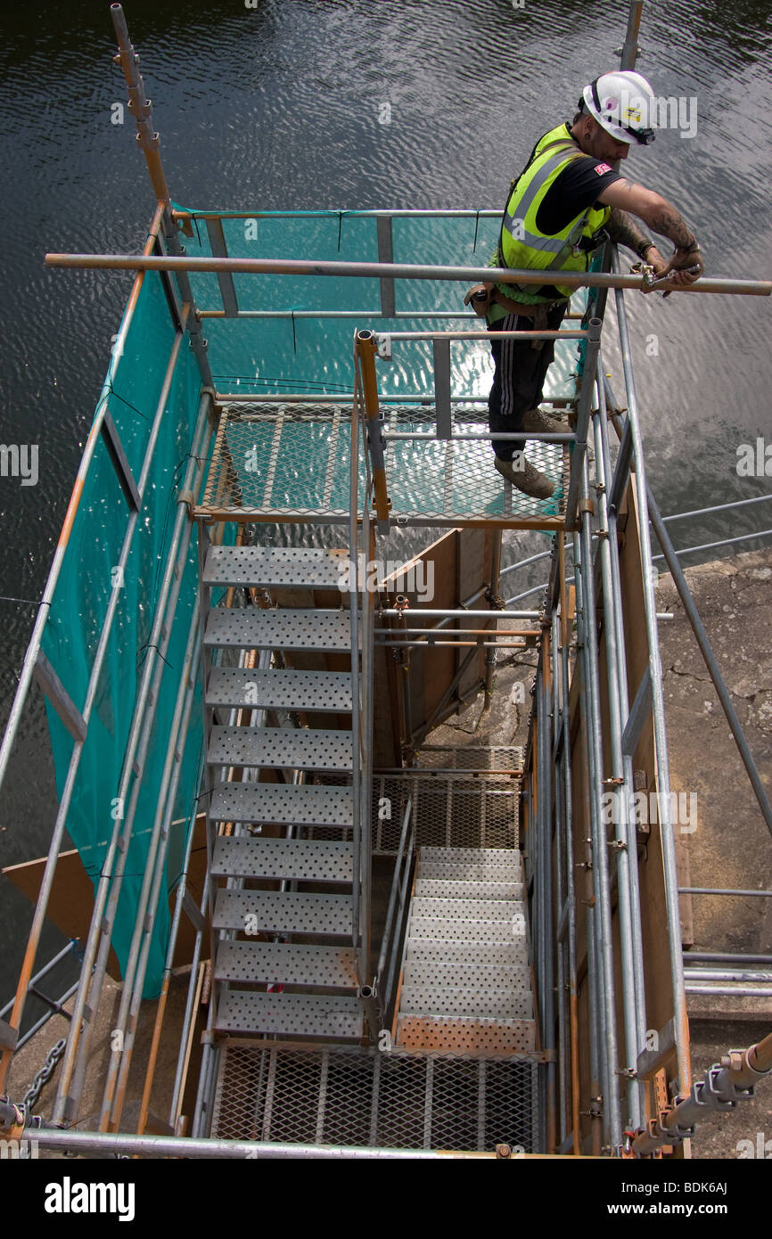 building scaffold scaffolding site construction rig workers Stock Photo ...