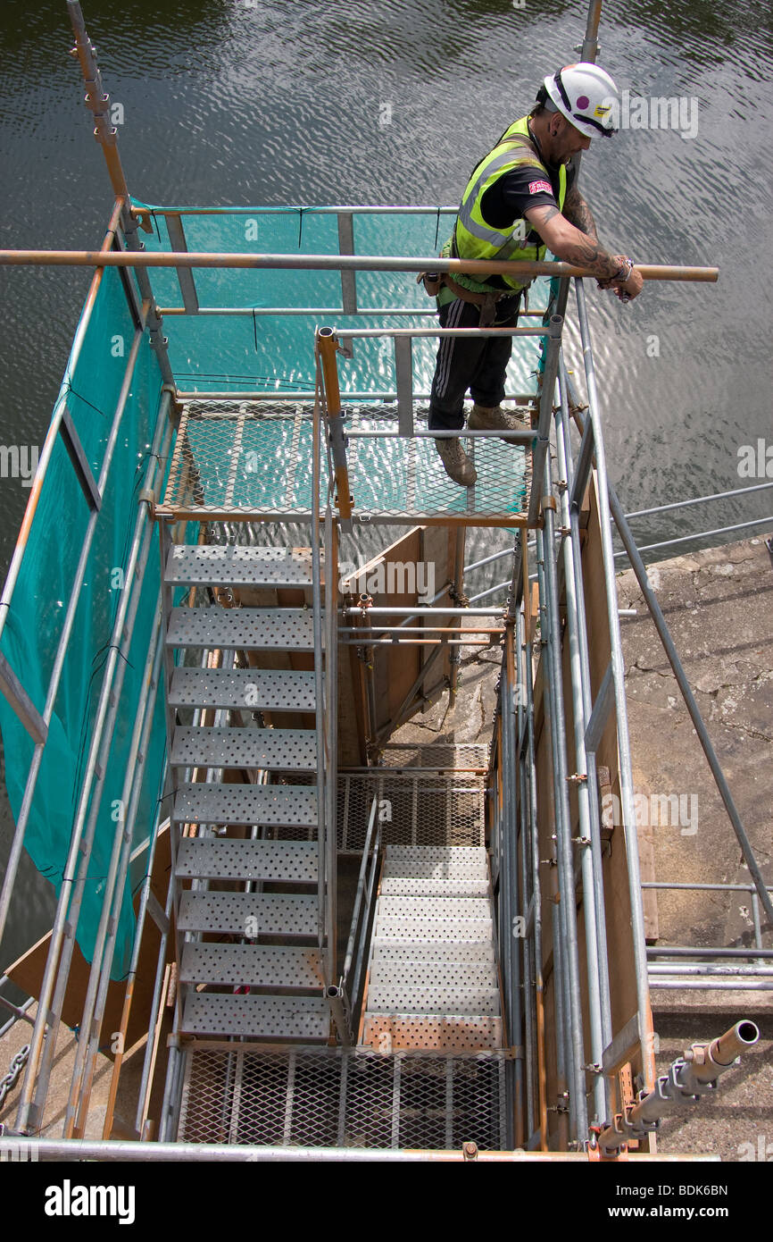 building scaffold scaffolding site construction rig workers Stock Photo ...