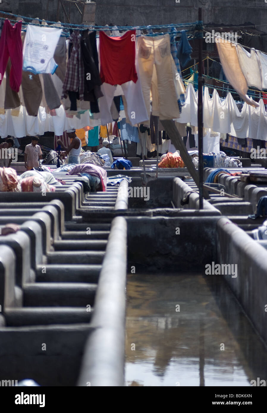 Mumbai washing laundry india hi-res stock photography and images - Alamy