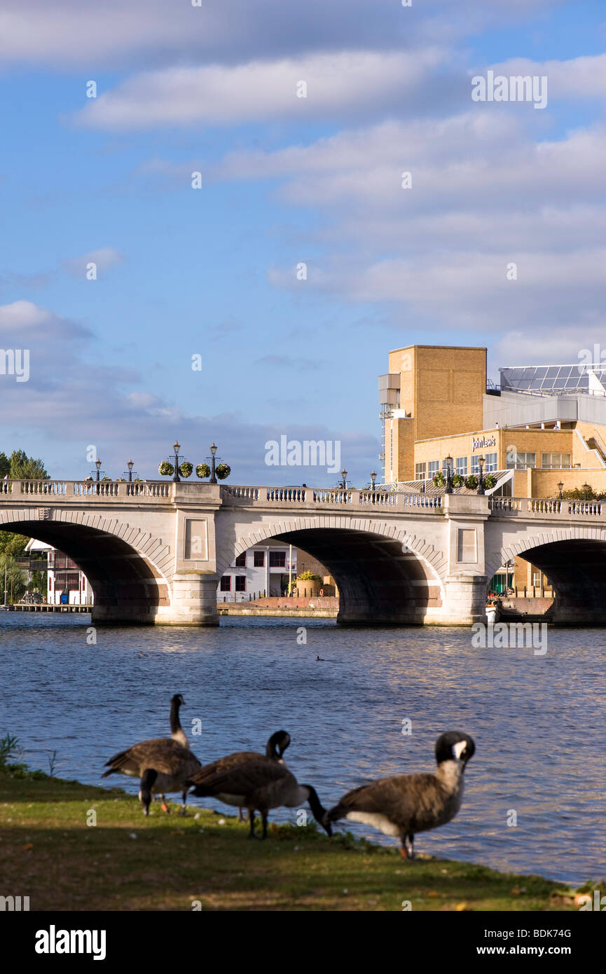 Kingston Bridge across Thames River, Kingston upon Thames, Surrey ...