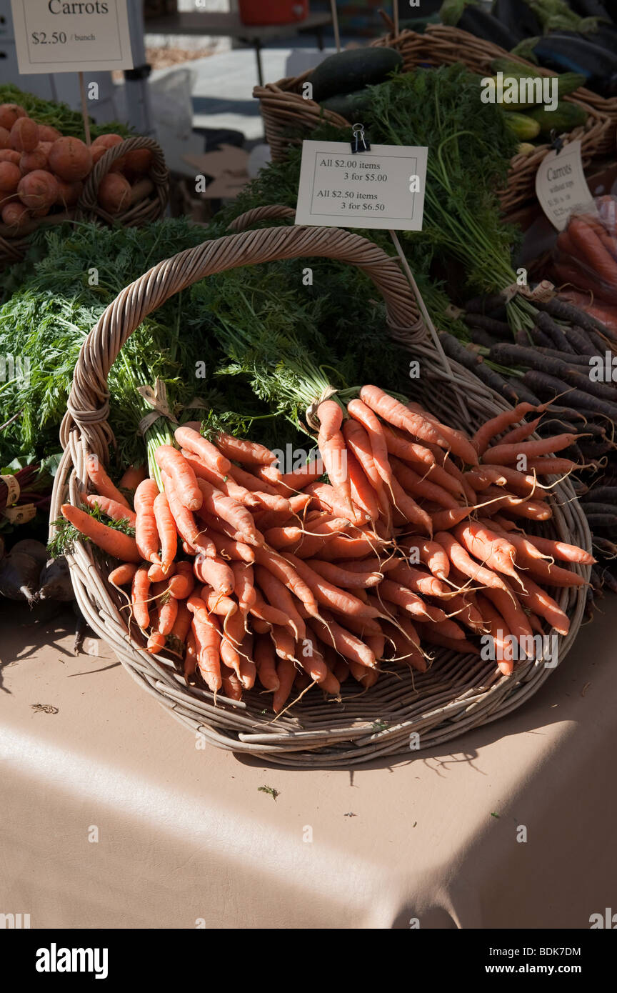 Reed market hi-res stock photography and images - Alamy