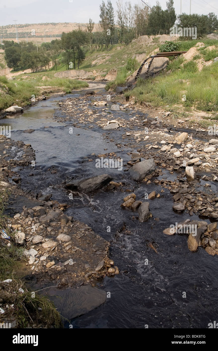 Global pollution environment water hi-res stock photography and images ...
