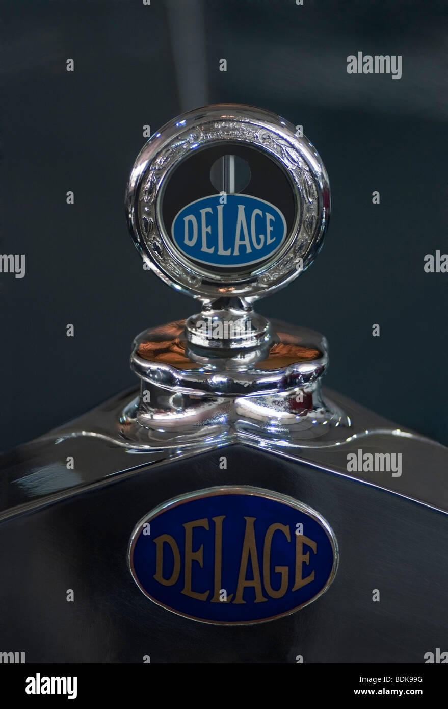 Hood Badge on 1932 Delage D8-SS Cabriolet on display in the Gooding ...