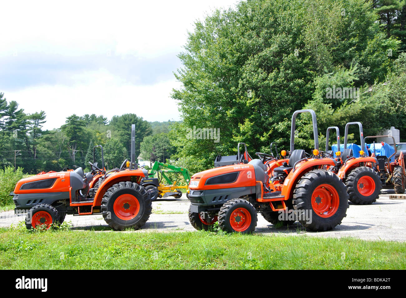 Red tractors hi-res stock photography and images - Alamy