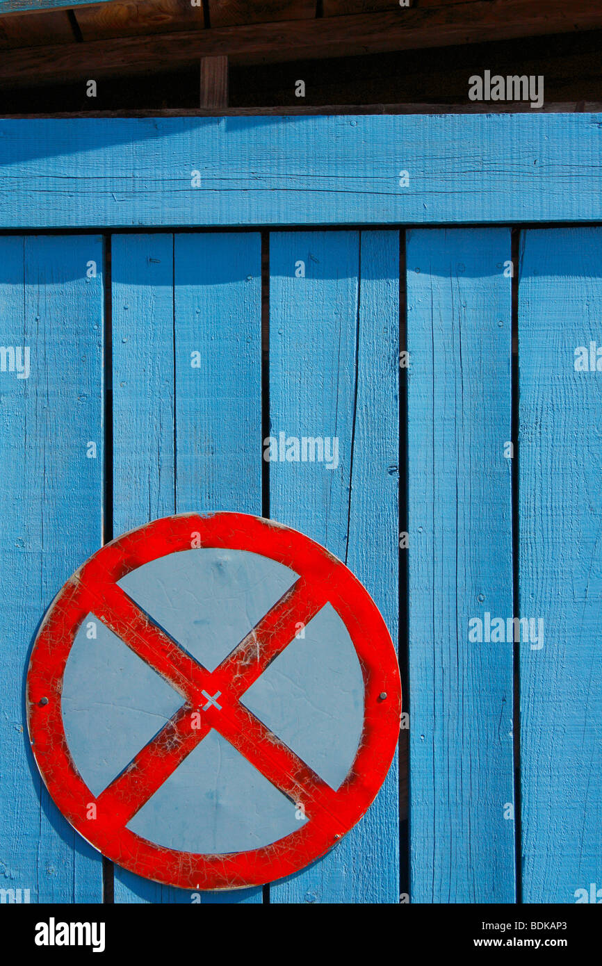 Blue doors hi-res stock photography and images - Alamy