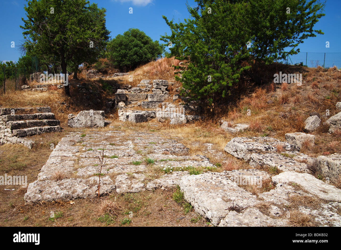 Leontinoi, greek walls Stock Photo - Alamy