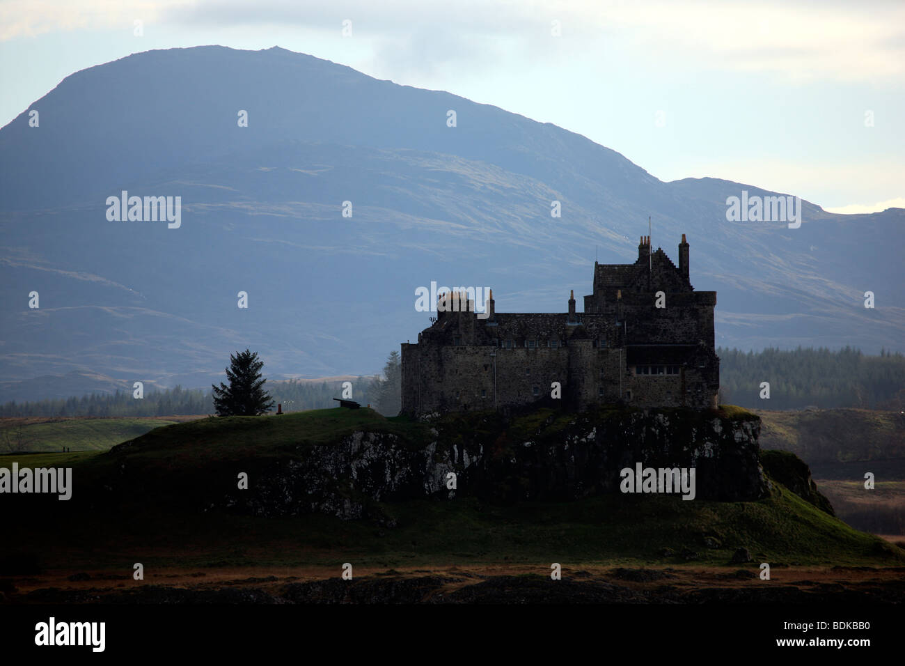 Duart Castle on the Isle of Mull in Scotland Stock Photo - Alamy