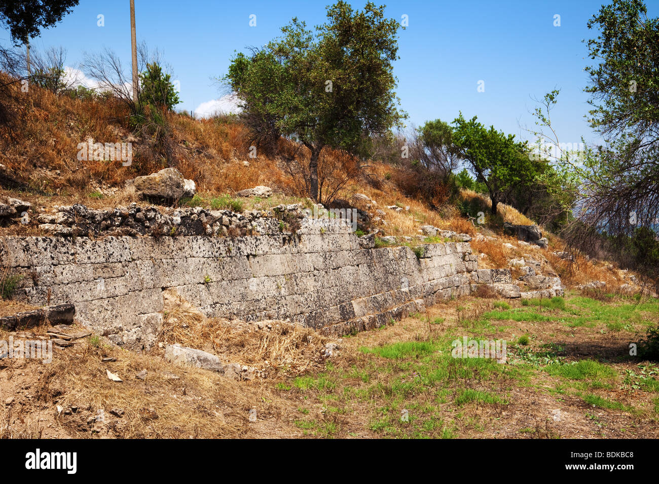 Leontinoi, greek walls Stock Photo - Alamy