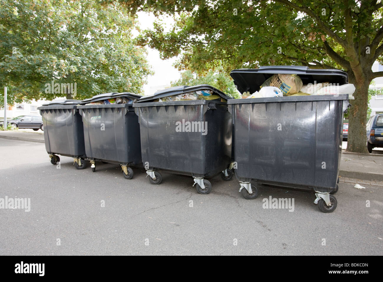 Bins overflow hi-res stock photography and images - Alamy