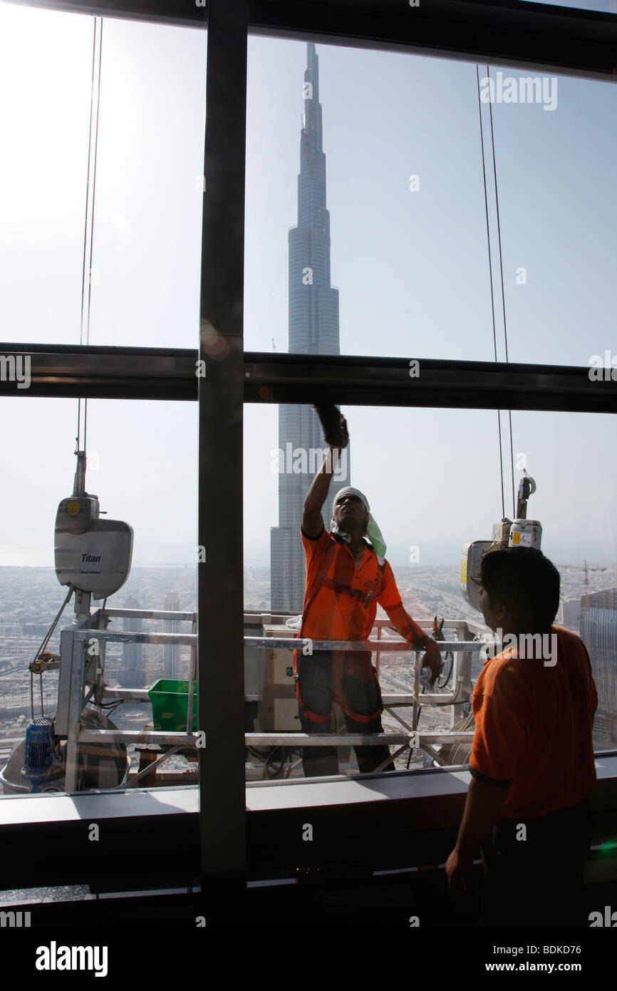 Skyscraper window cleaner middle east hi-res stock photography and ...