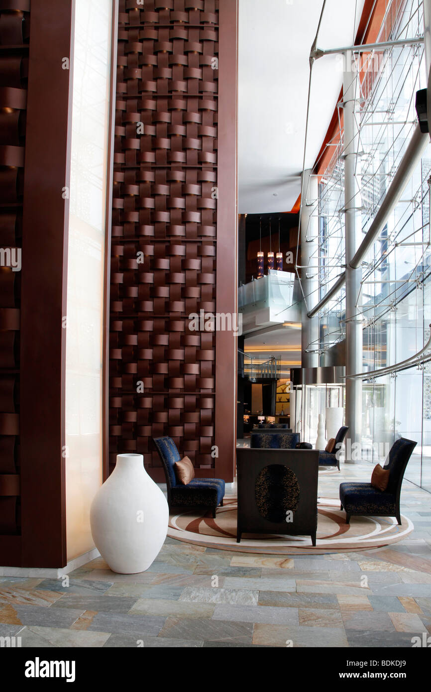 Dubai luxury hotel room interior hi-res stock photography and images ...