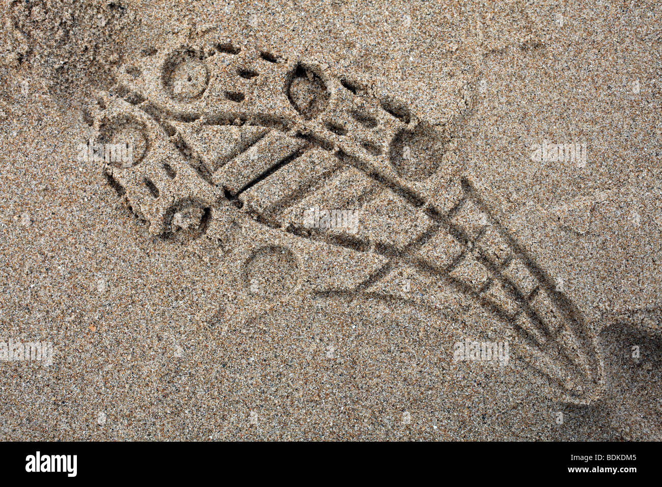 Shoe print in sand hi-res stock photography and images - Alamy