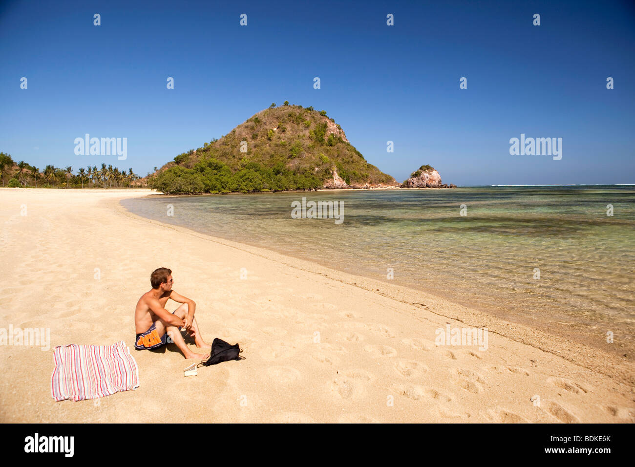 Male sunbathers hi-res stock photography and images - Alamy