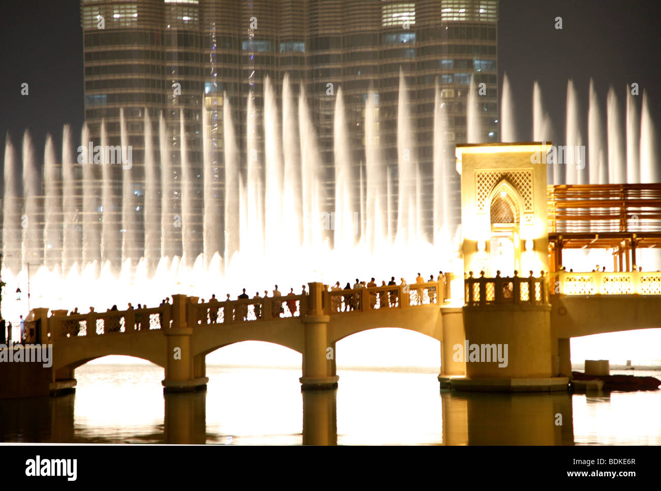 Fountain in Lake Dubai at Downtown Dubai, Dubai, United Arab Emirates ...