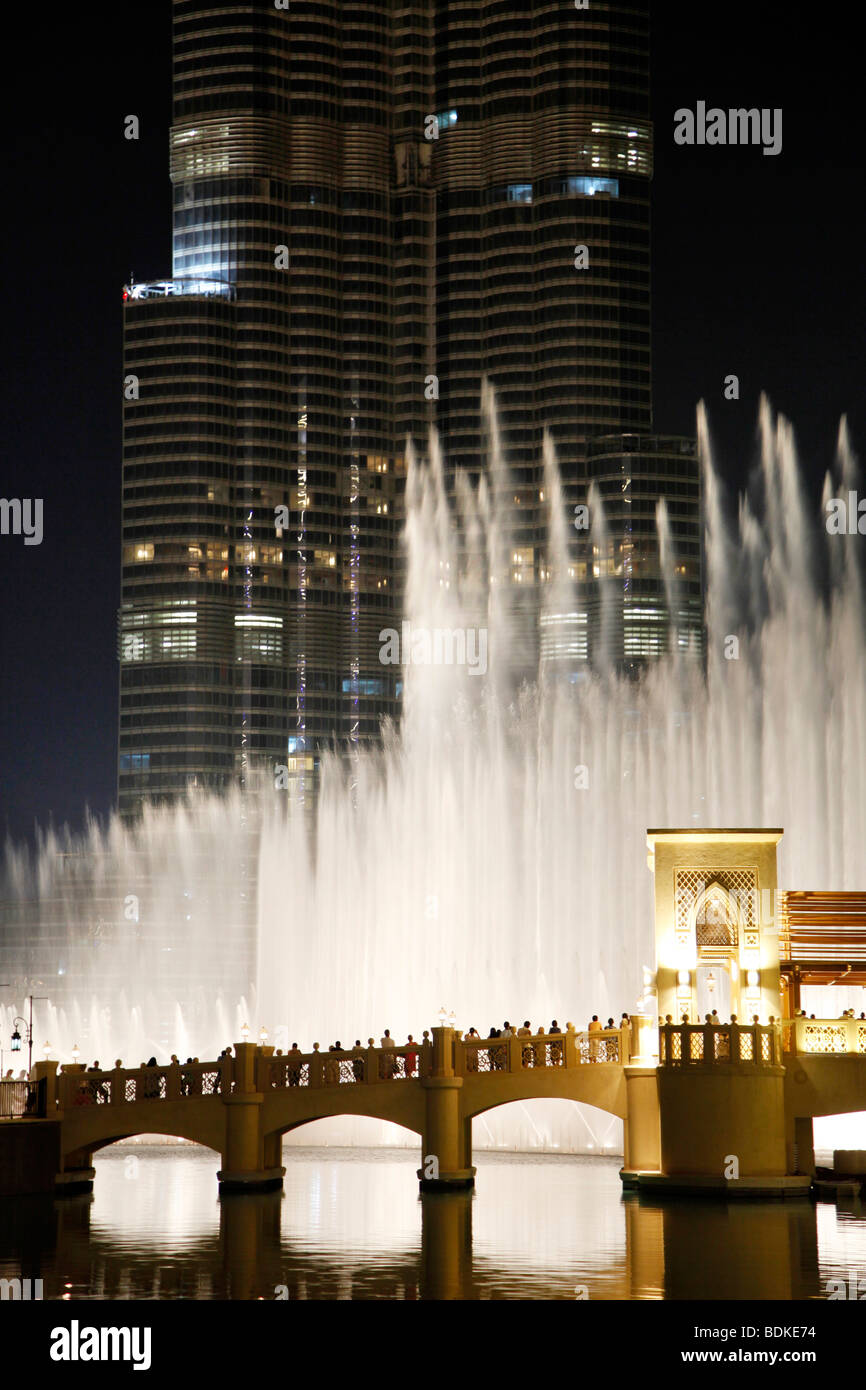 Fountain in Lake Dubai at Downtown Dubai, Dubai, United Arab Emirates ...