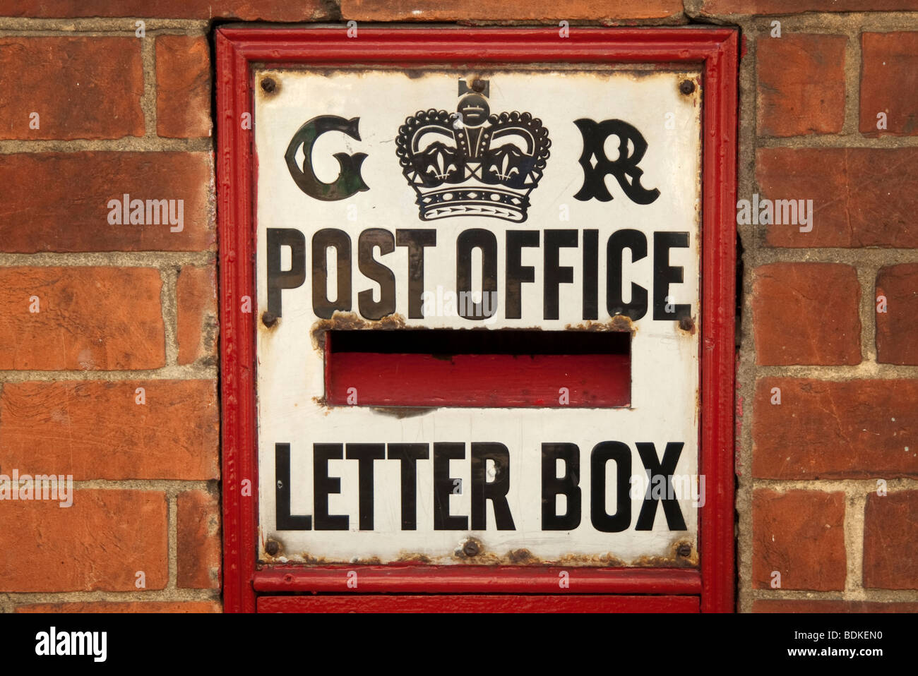 old post box letter box Stock Photo - Alamy
