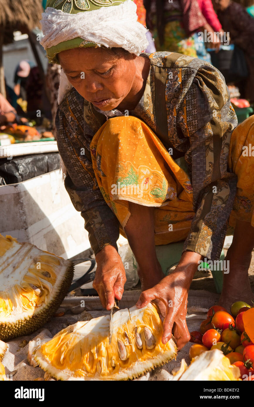 Cutting jackfruit hi-res stock photography and images - Alamy