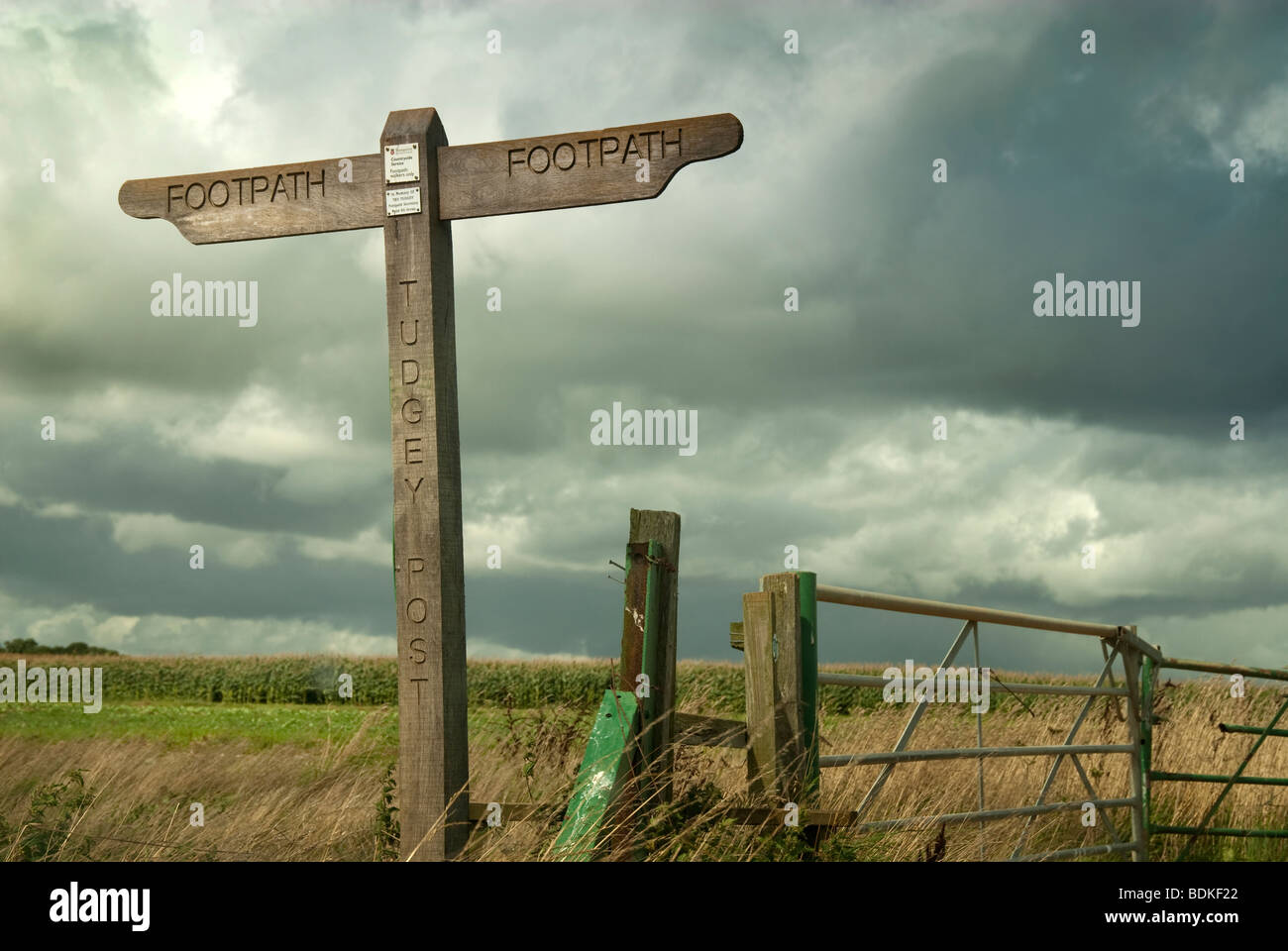 Help sign post hi-res stock photography and images - Alamy